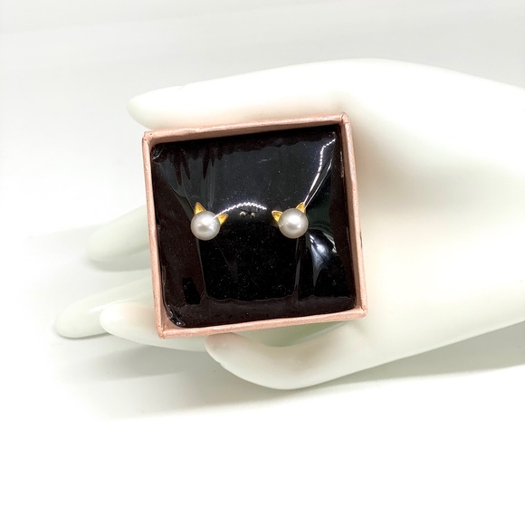 Wicary | Jewelry | Wicary Catnibcultured Freshwater Pearl Earring ...